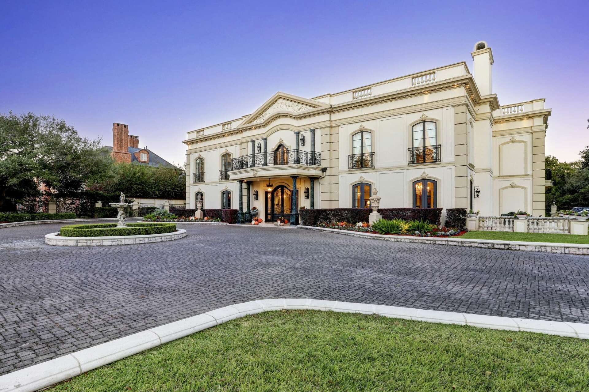 $16 million River Oaks mansion that used to host celebrities has been sold