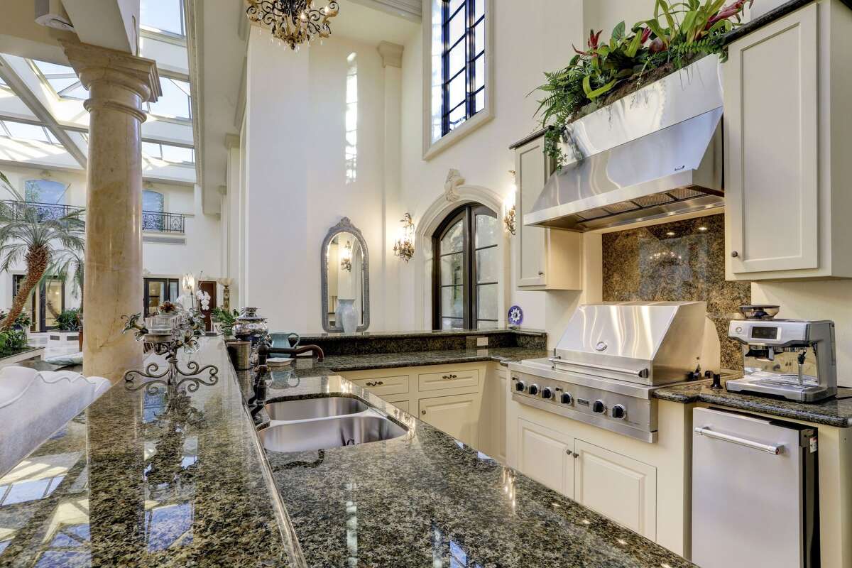 $16 million River Oaks mansion that used to host celebrities has been sold