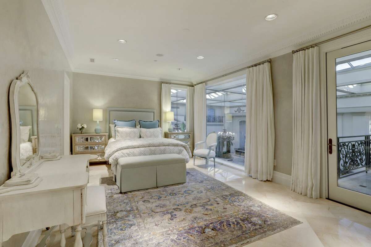 $16 million River Oaks mansion that used to host celebrities has been sold