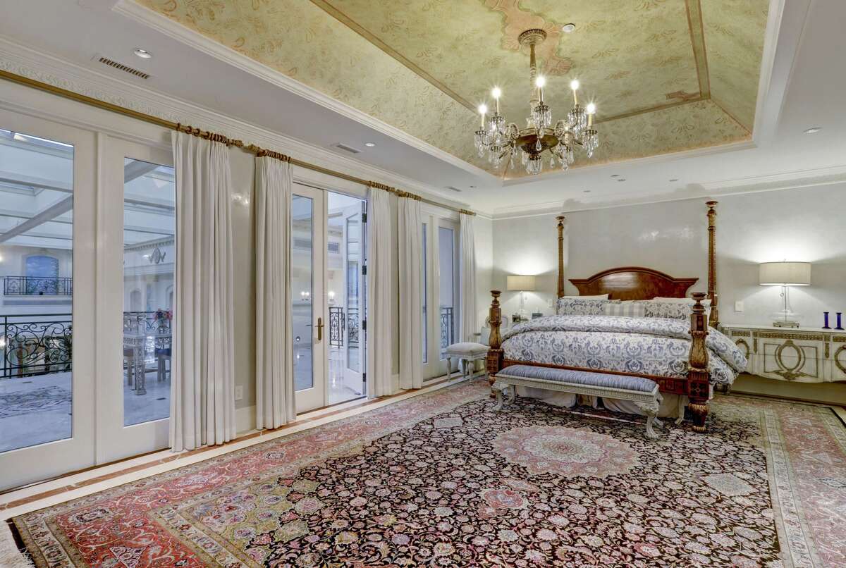 $16 million River Oaks mansion that used to host celebrities has been sold