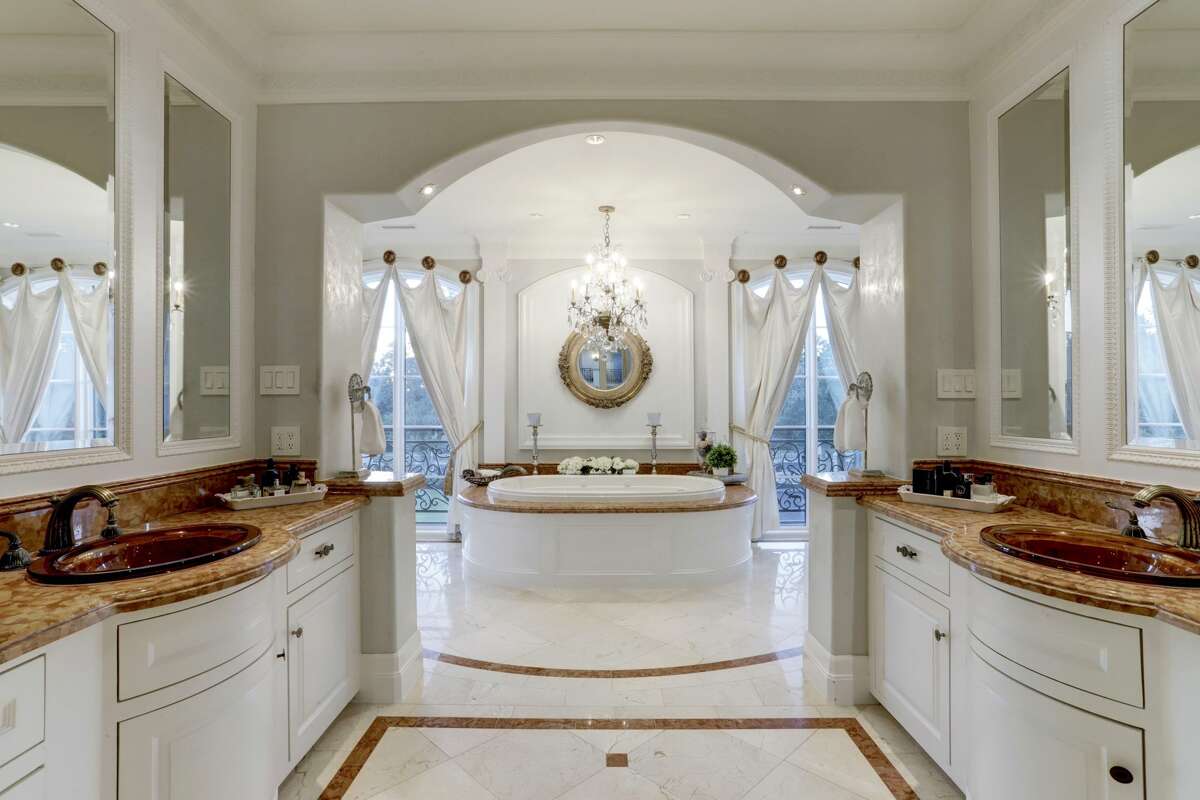 $16 million River Oaks mansion that used to host celebrities has been sold