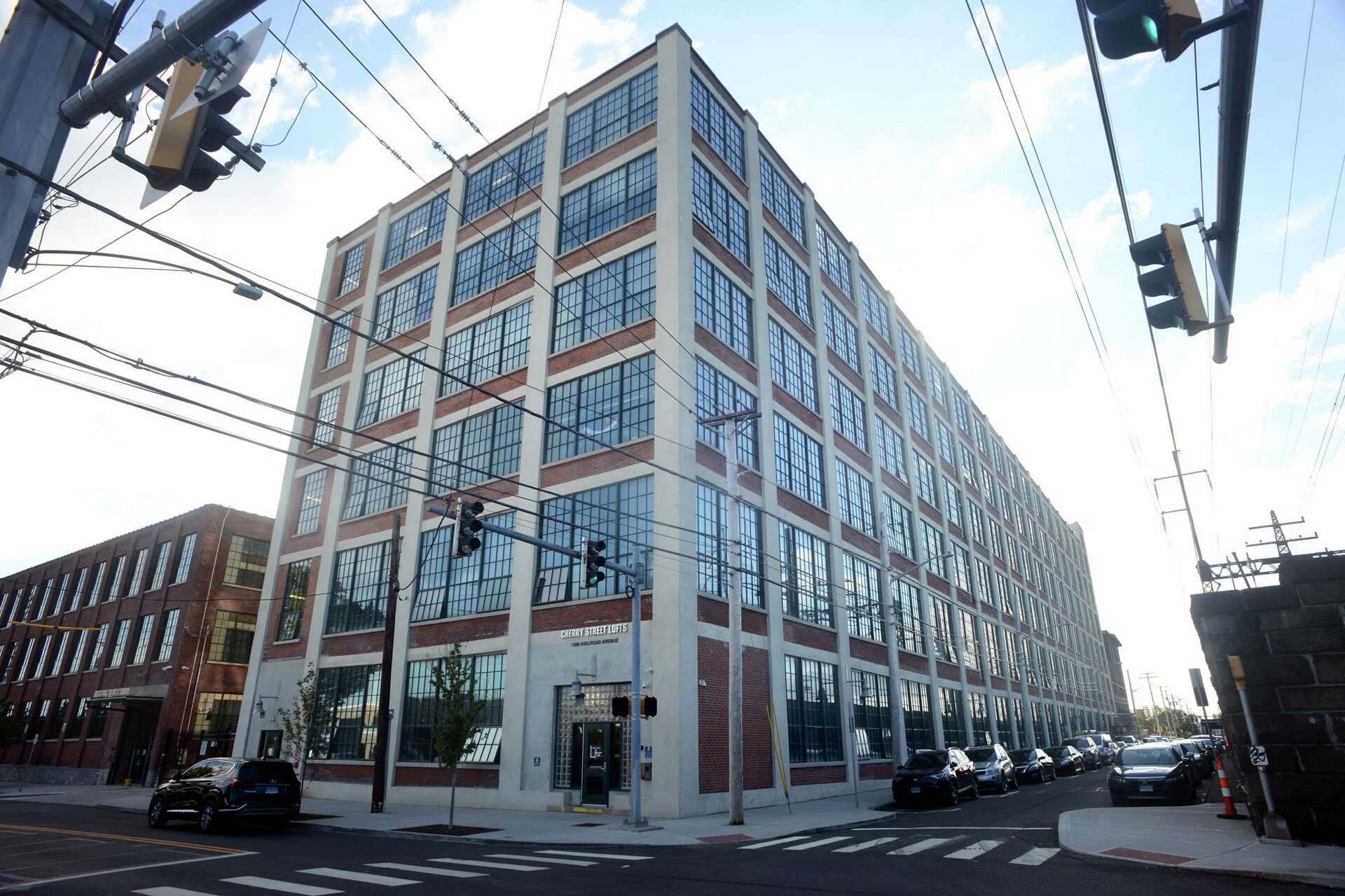Bridgeport threatens to raze undeveloped Cherry Street Lofts buildings