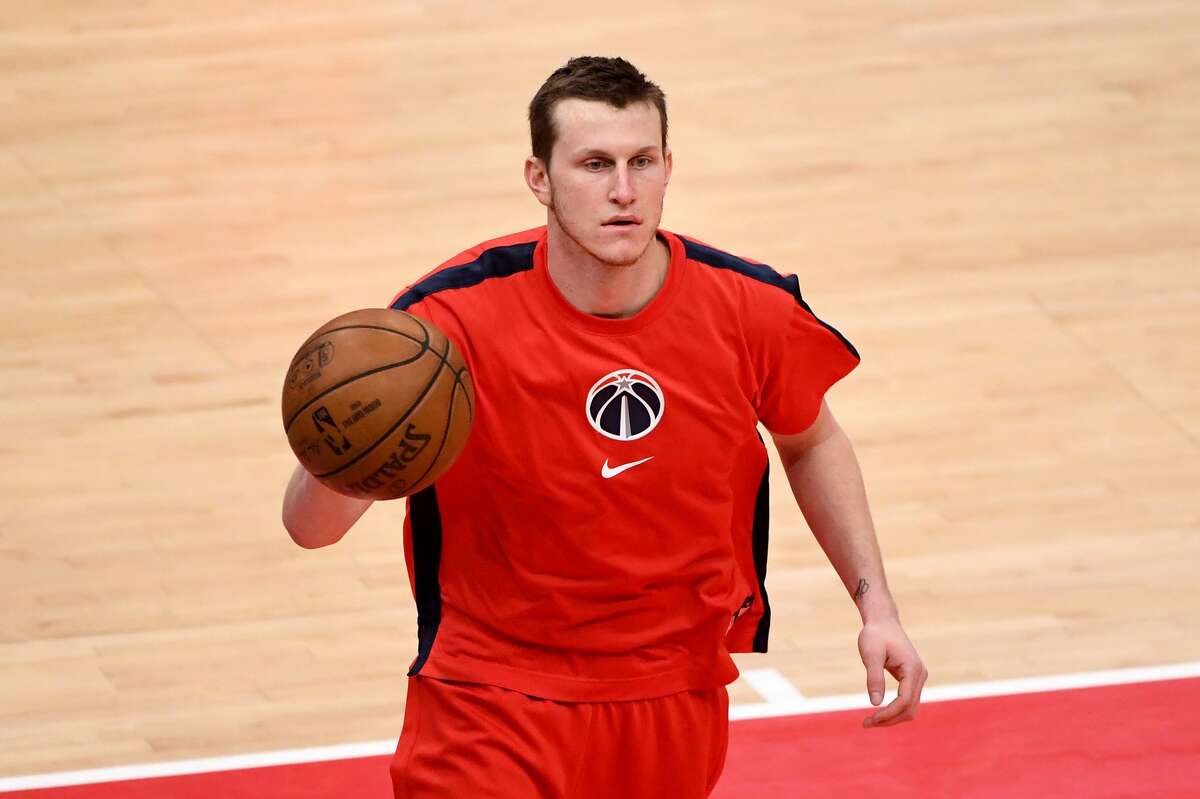 Rockets take a look at guard Garrison Mathews