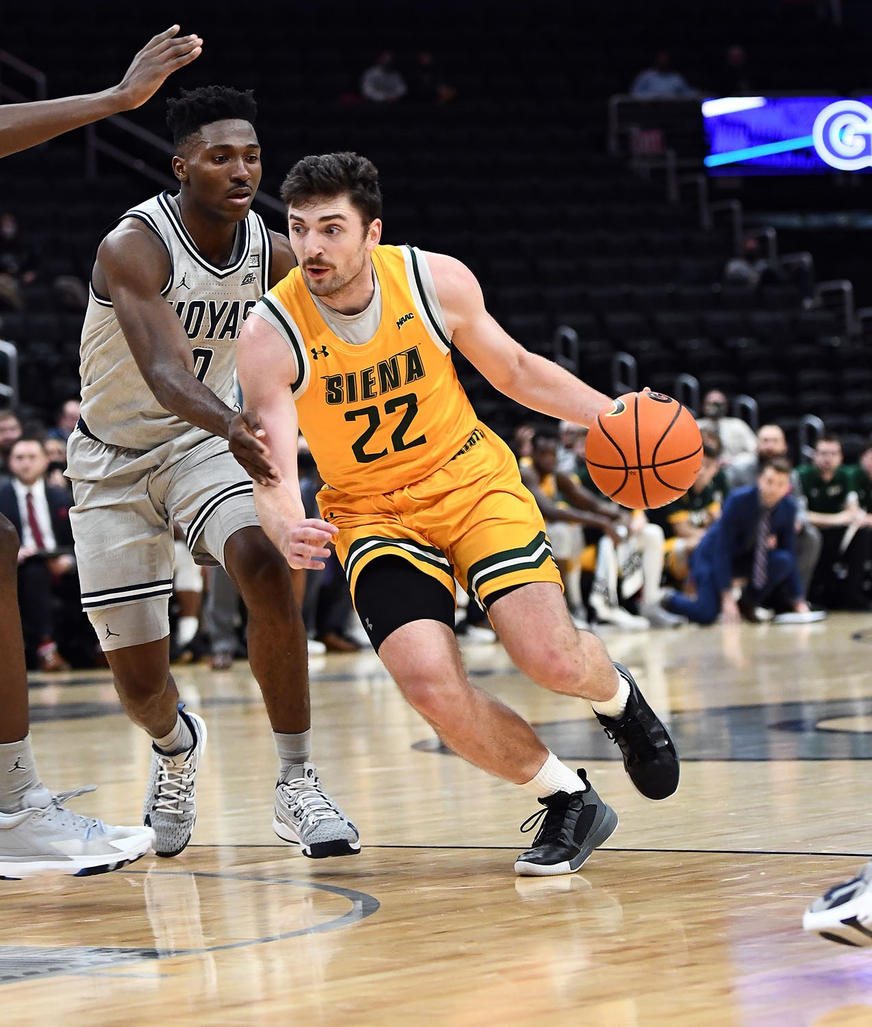 Siena basketball takes on Harvard in Andrew Platek's homecoming