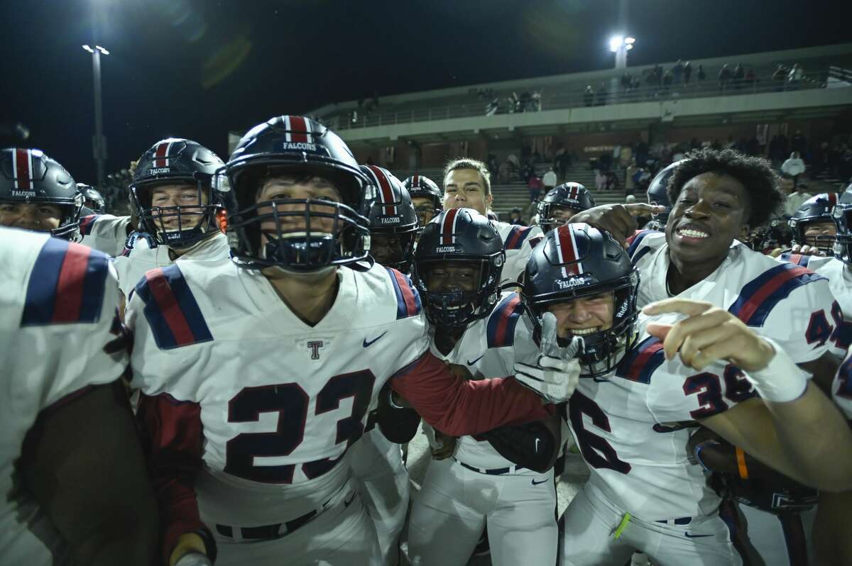 Tompkins topples Jersey Village in area round
