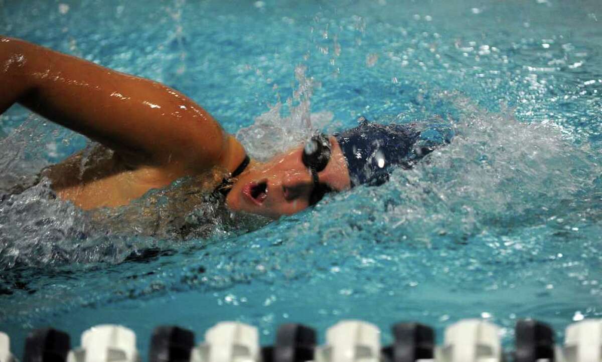 Trumbull beats Lady Wreckers