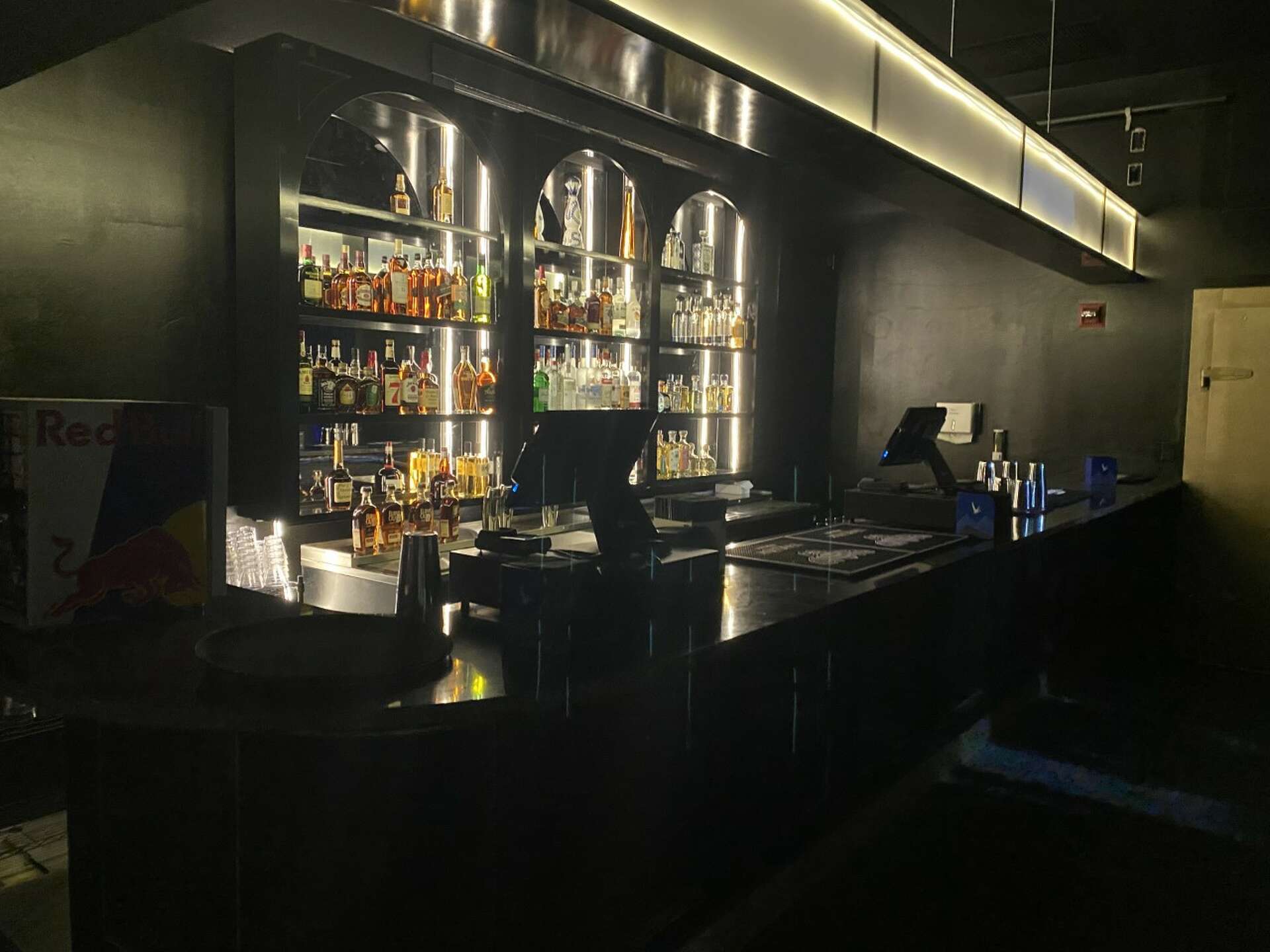 New downtown nightclub feels a lot like a quick trip to Vegas