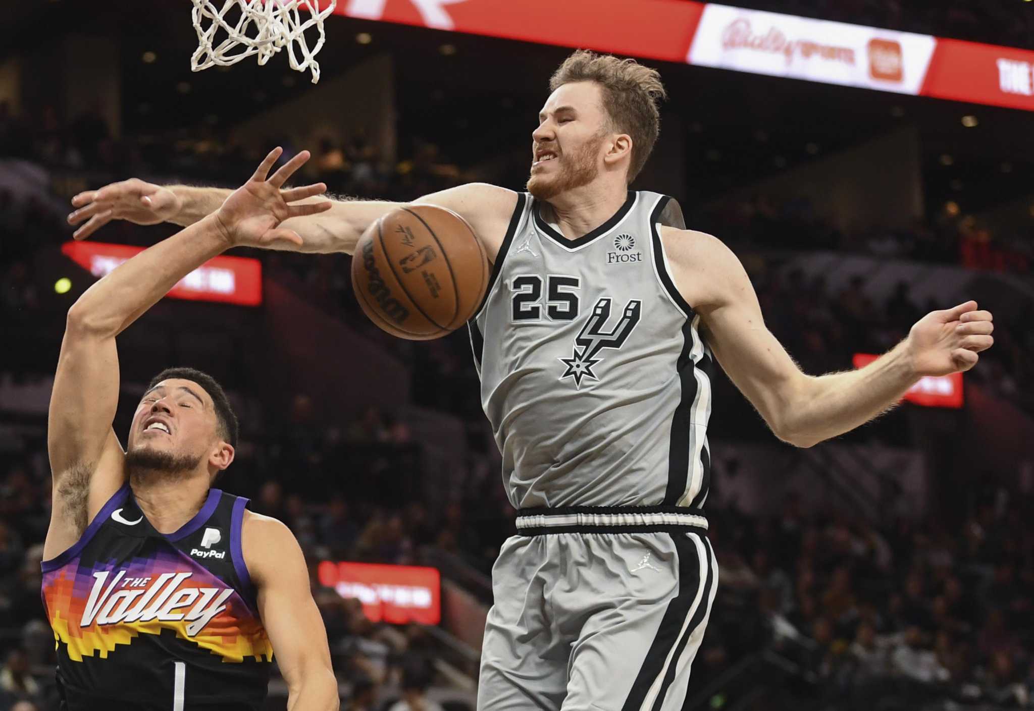 Spurs lose to Suns as skid reaches five games