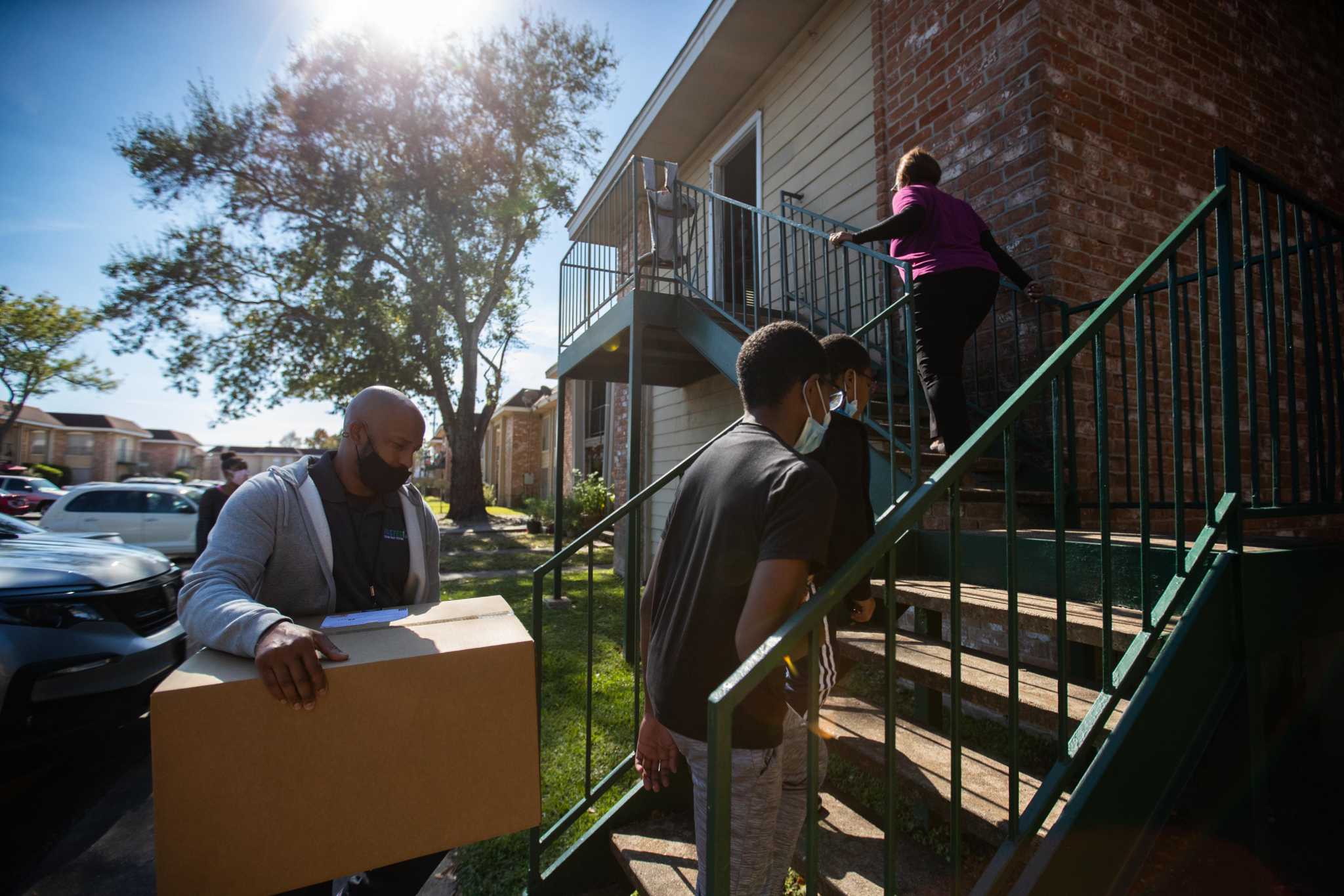 Afghan refugees get meal deliveries for their first Thanksgiving