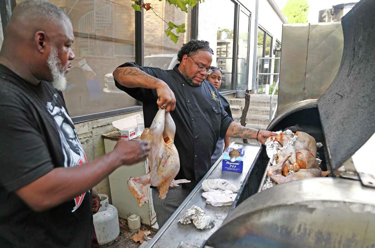 ‘It’s a blessing’: Junior chefs prepare Thanksgiving meals for San ...
