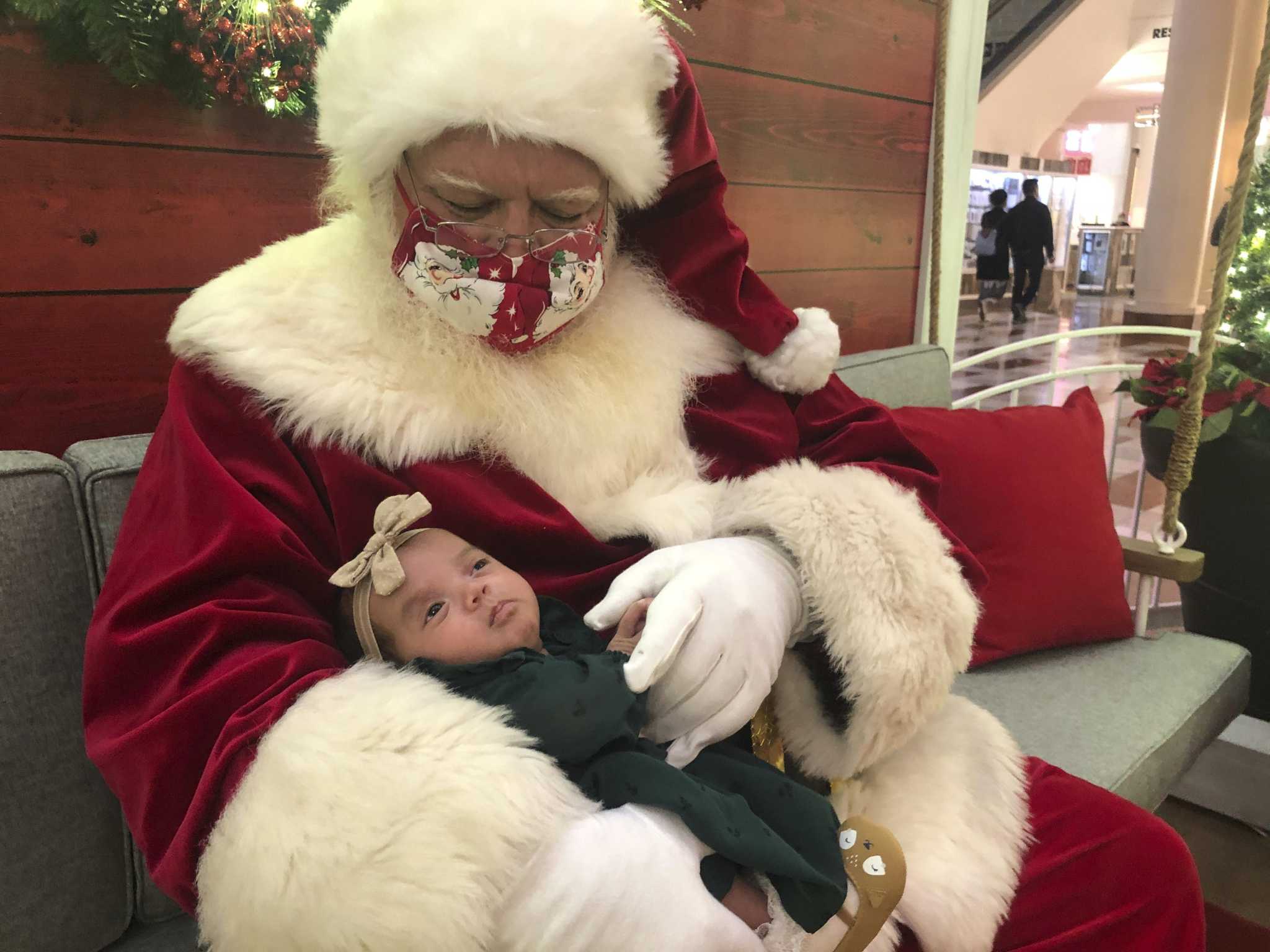Unvaxxed? Masked? Distanced? What the Santa experience looks like in 2021