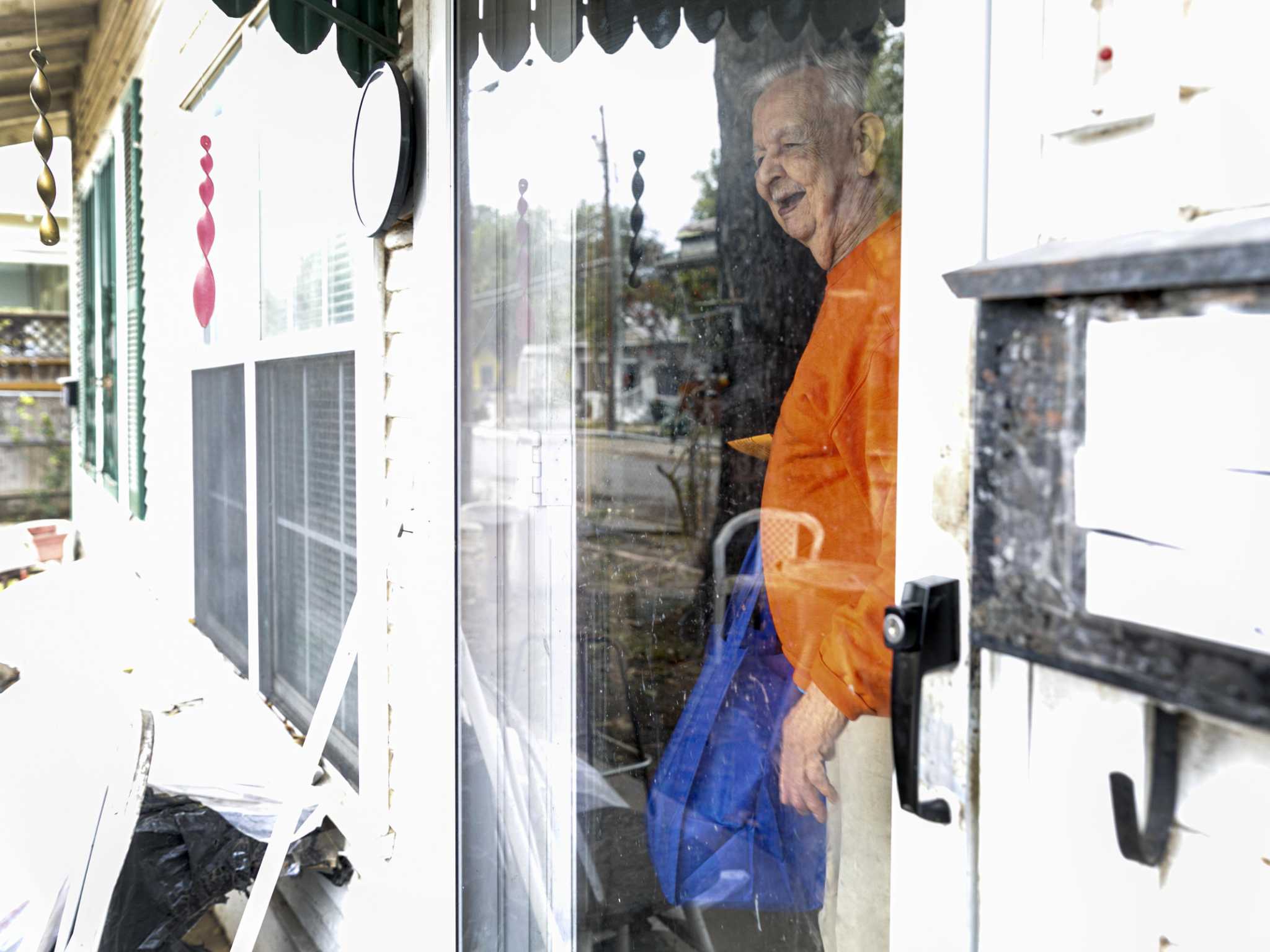 San Antonio groups care for low-income elderly this Thanksgiving