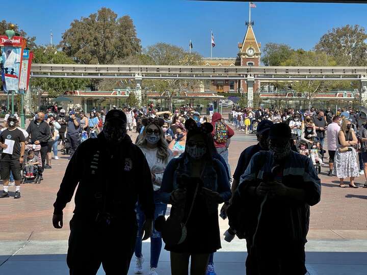 This nearly 2-hour video is one of the greatest Disneyland ...