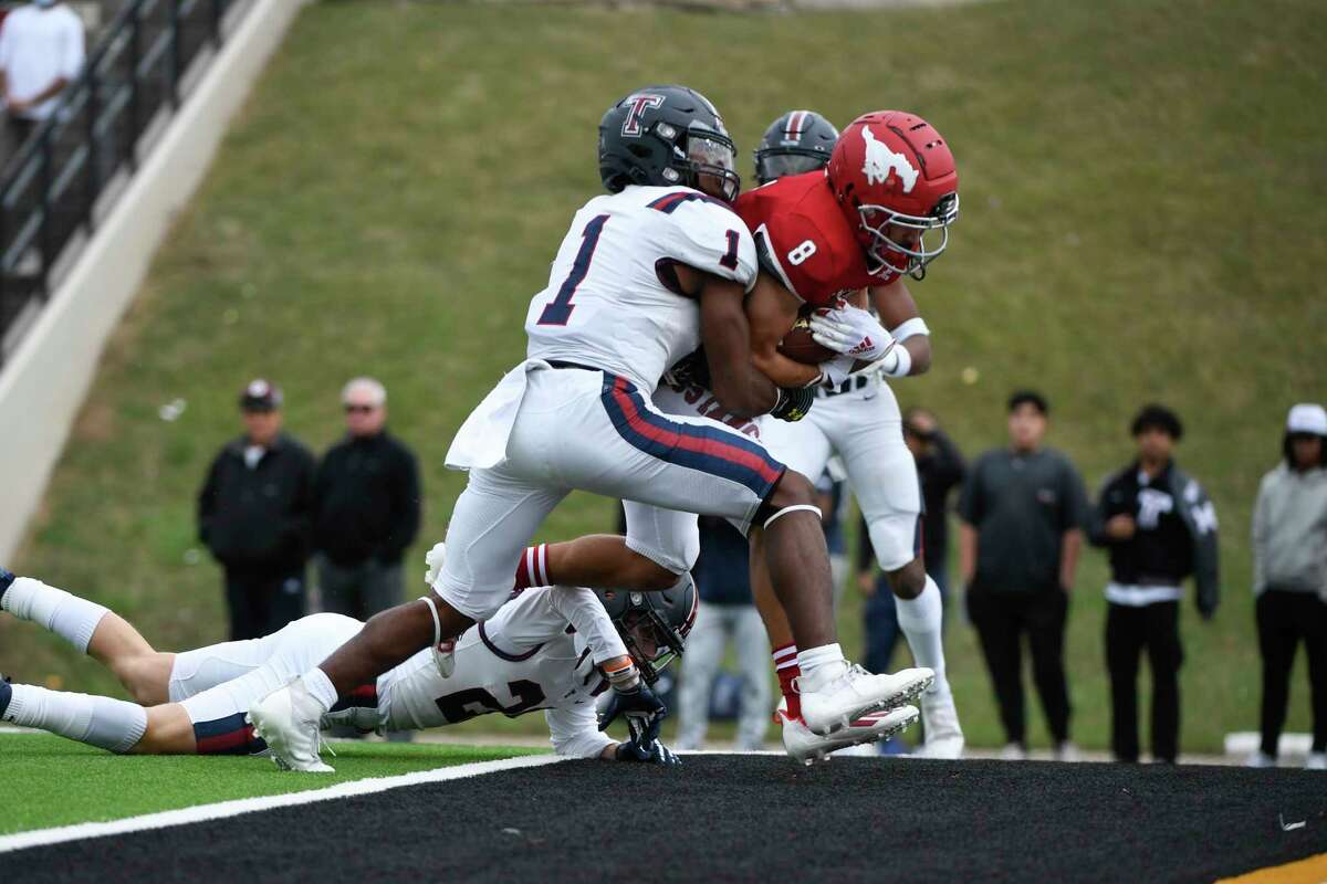 Nov. 26: North Shore 26, Katy Tompkins 20