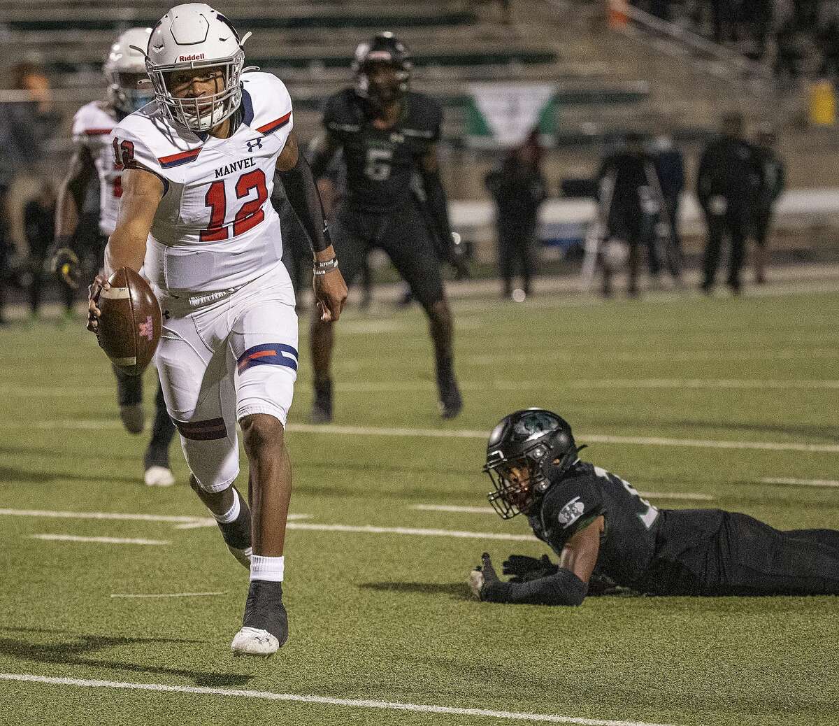 Hightower takes down Manvel for playoff victory
