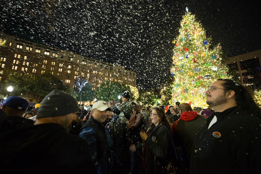 H-E-B's annual Christmas tree lighting ceremony returns