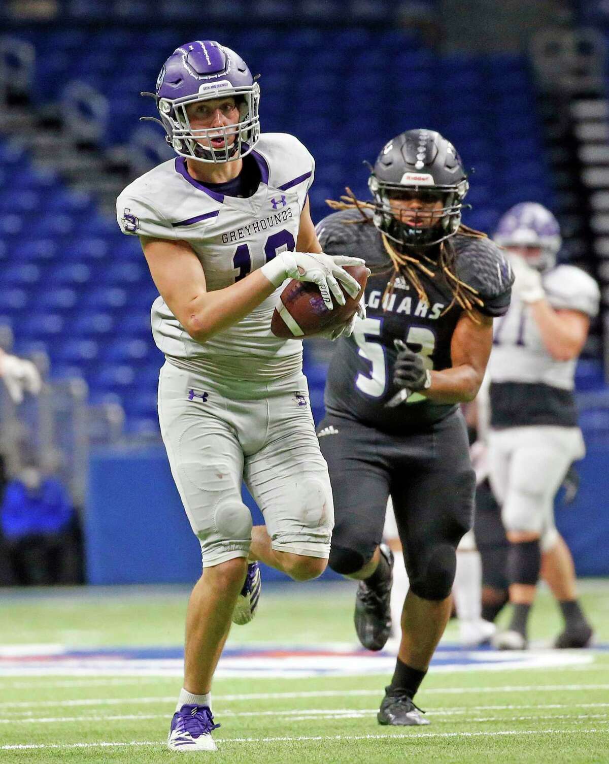 Austin LBJ races past hobbled Boerne 68-24