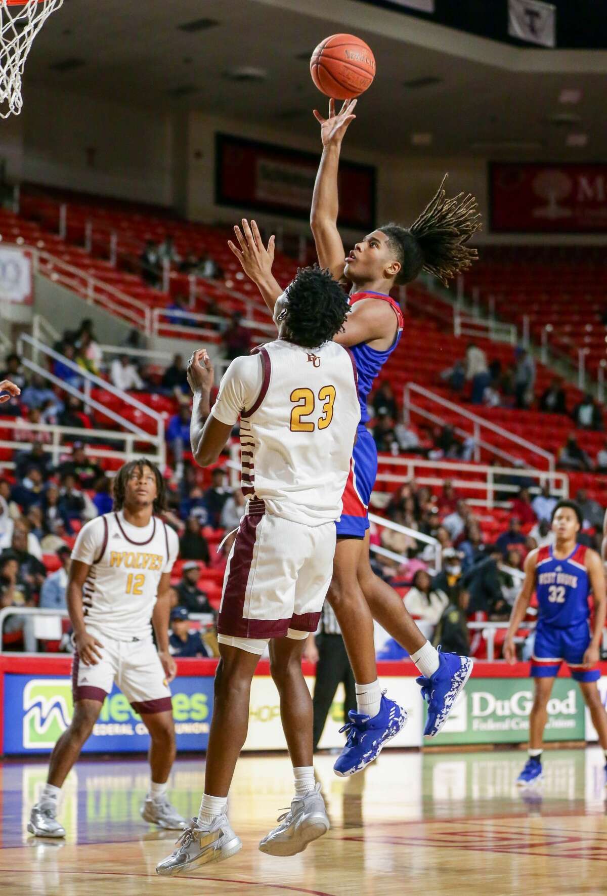 United boys pull away from rival Bruins