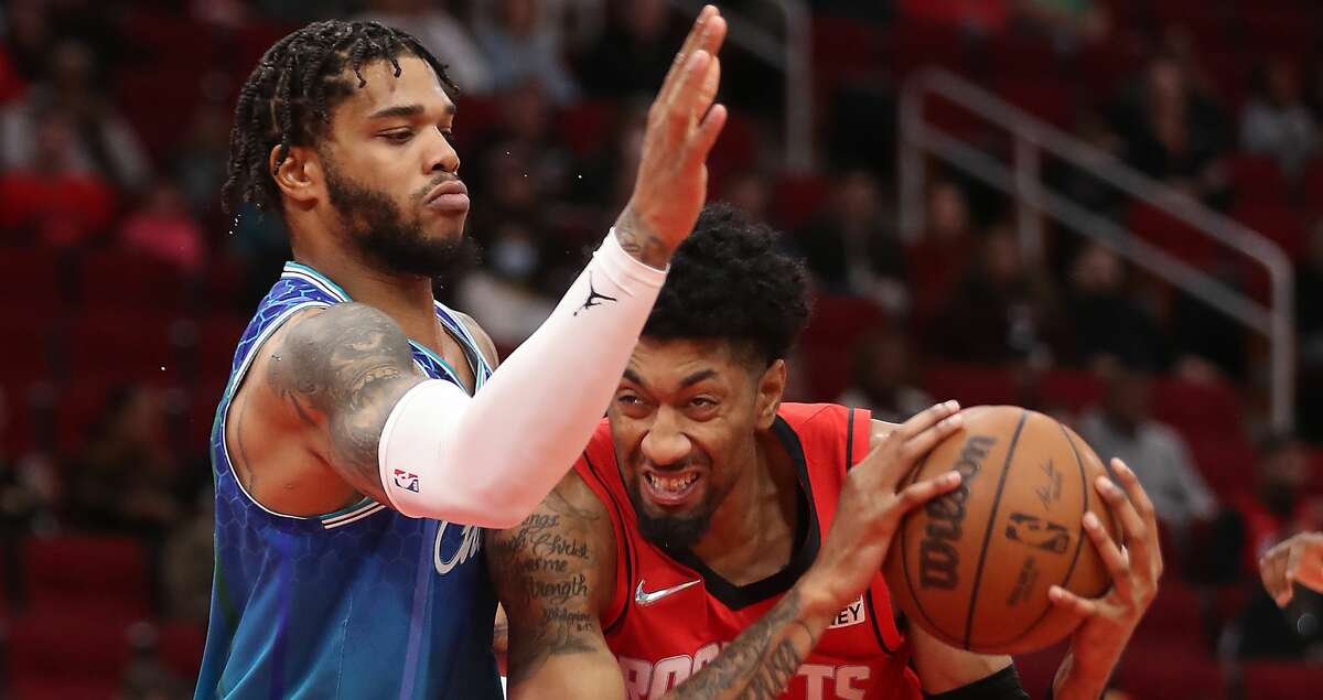 Rockets hang with Hornets, win shootout in overtime