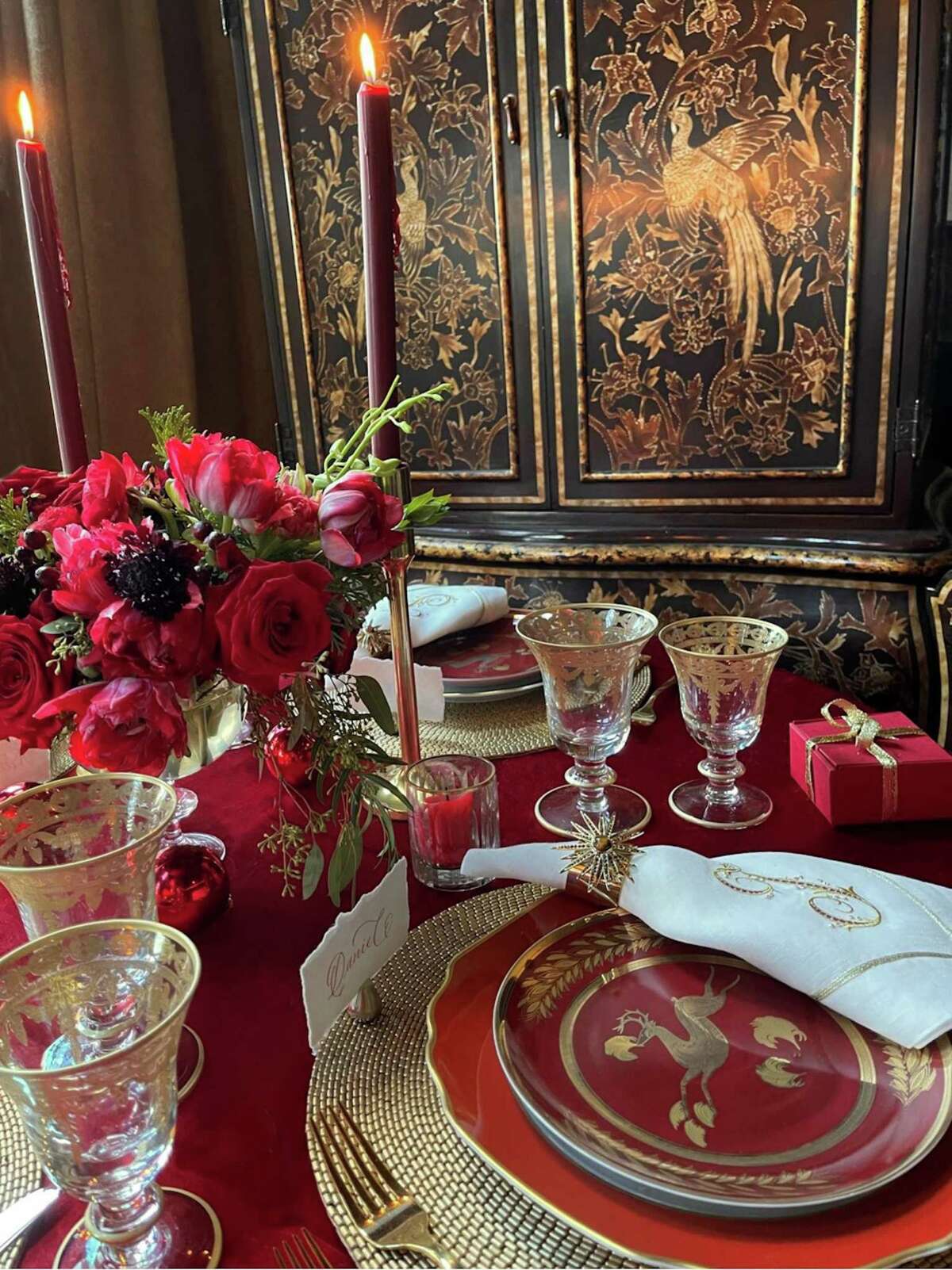 Planning a holiday party? Here’s advice from Houston tabletop expert ...