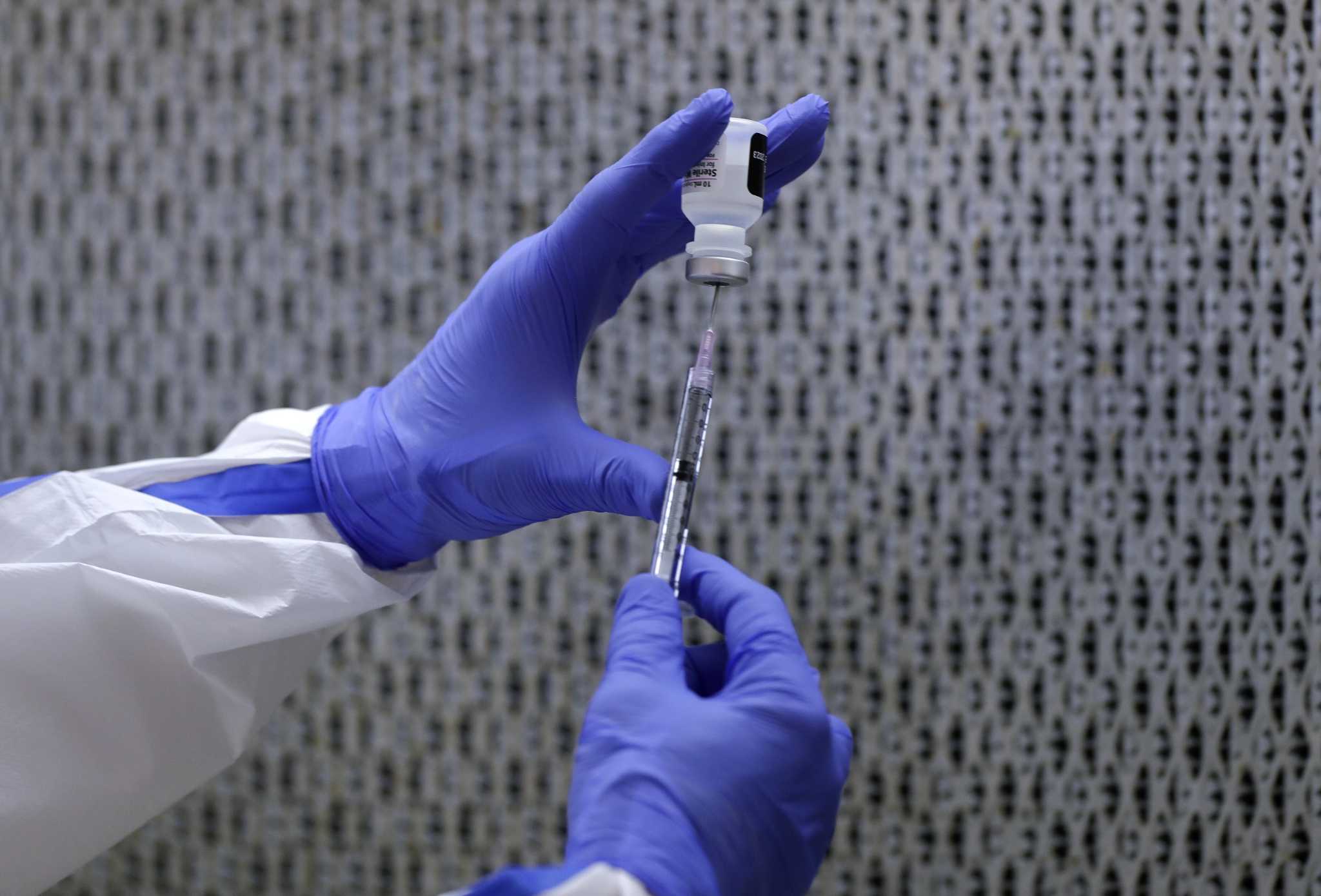 FDA approves second boosters for seniors, but should people get a shot ...