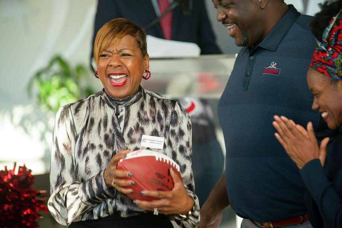 Texans Foundation surprises 15 non-profits with $400,000 in grants on ...