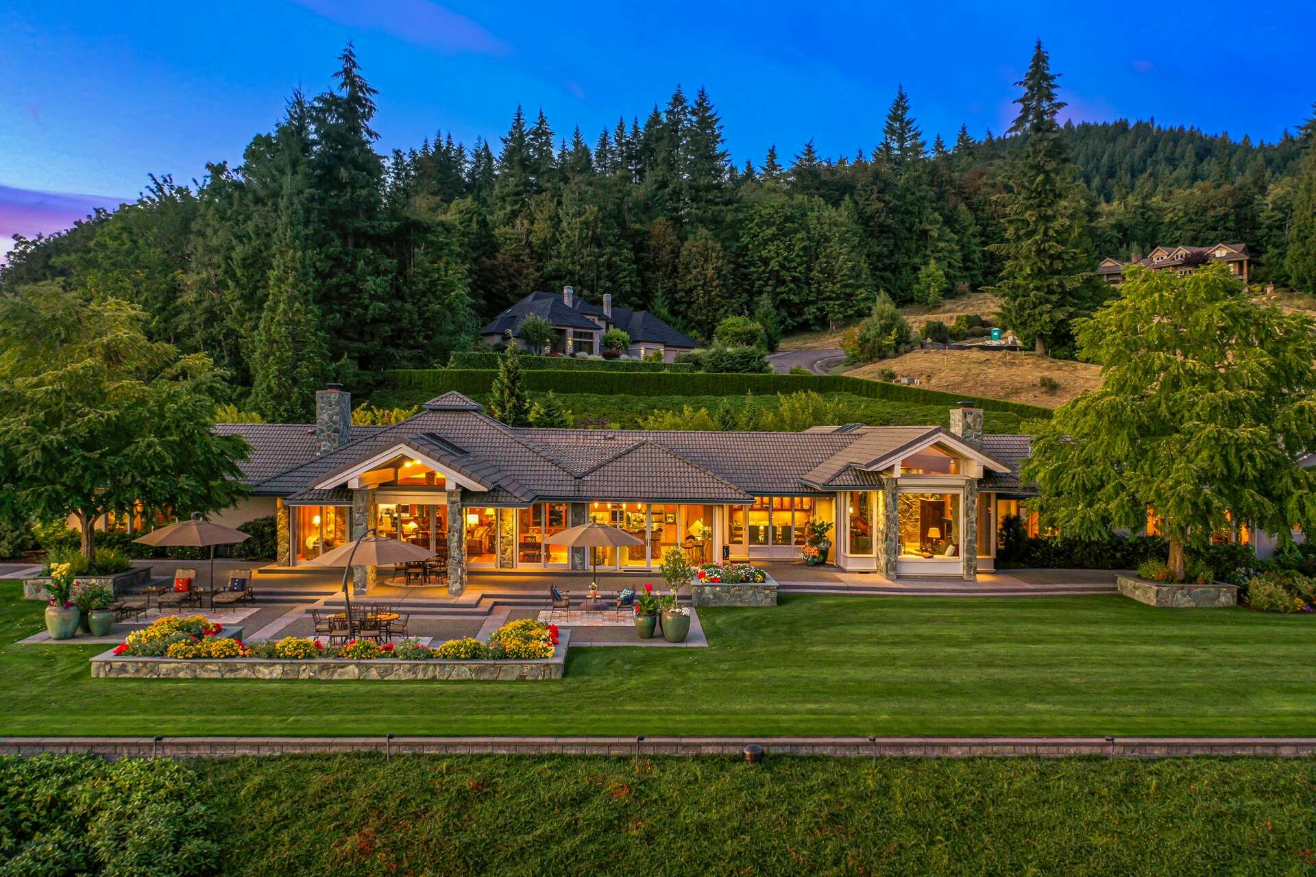 Palatial $8.8M Ralph Anderson estate in Issaquah, Washington appears ...