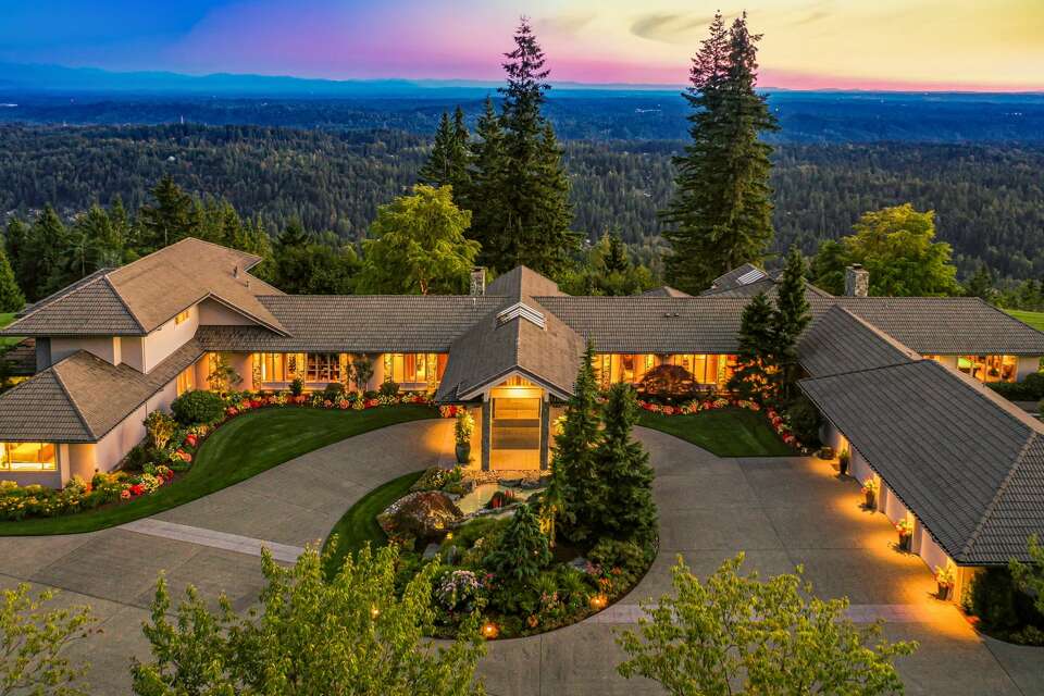 Palatial $8.8M Ralph Anderson estate in Issaquah, Washington appears ...