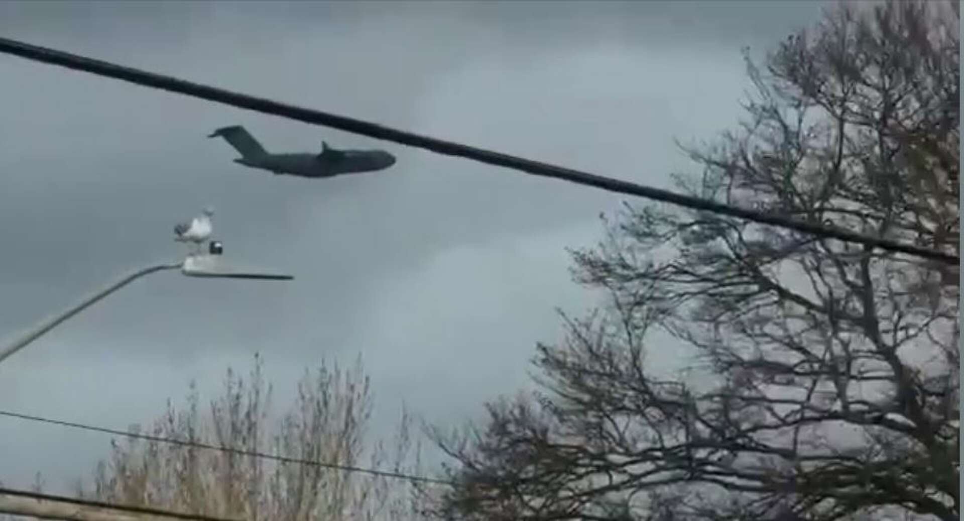 Did you hear it? Here's what we know about the loud, very low-flying ...