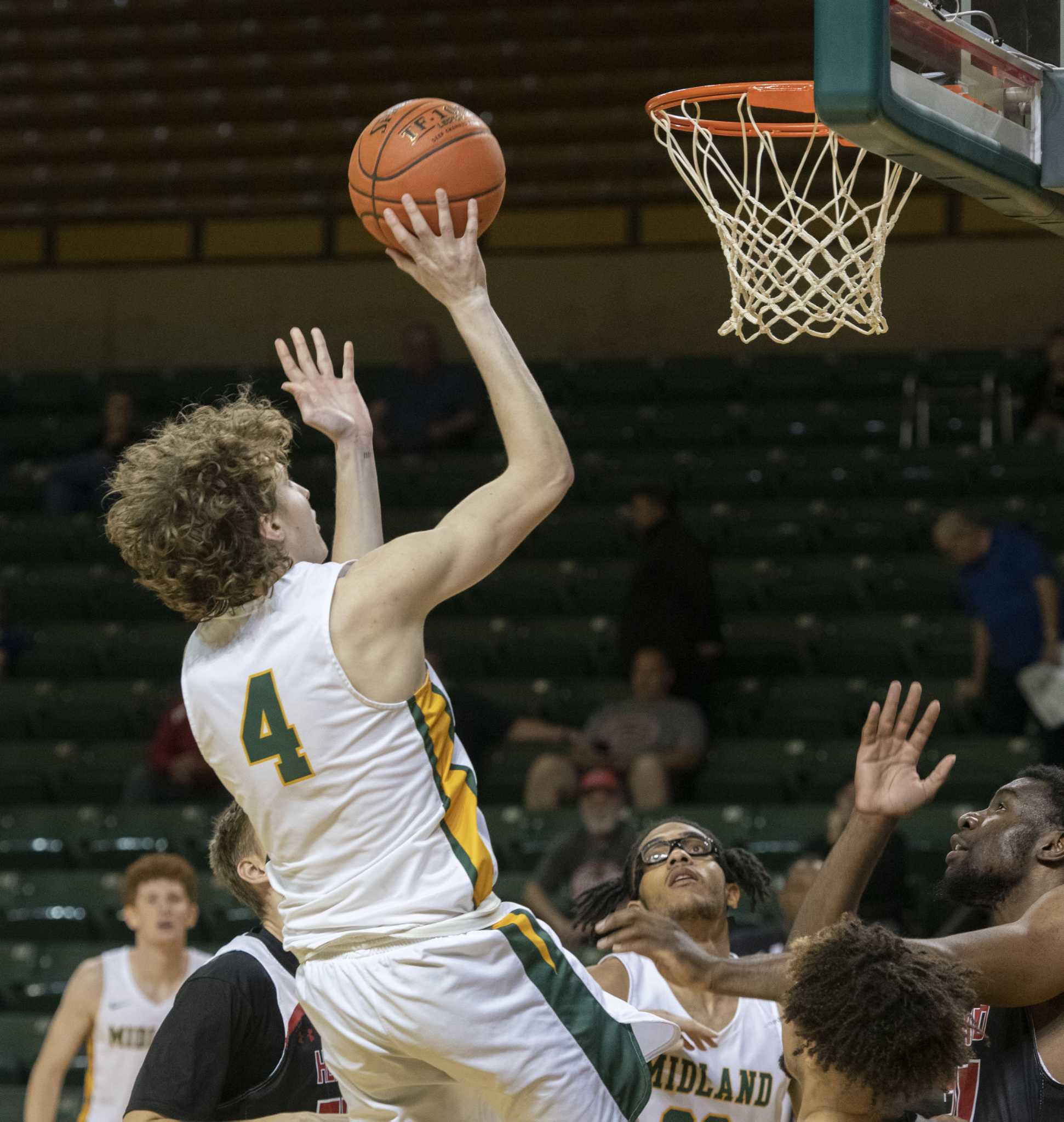 MC BASKETBALL ROUNDUP: Chaps improve to 2-0 in WJCAC