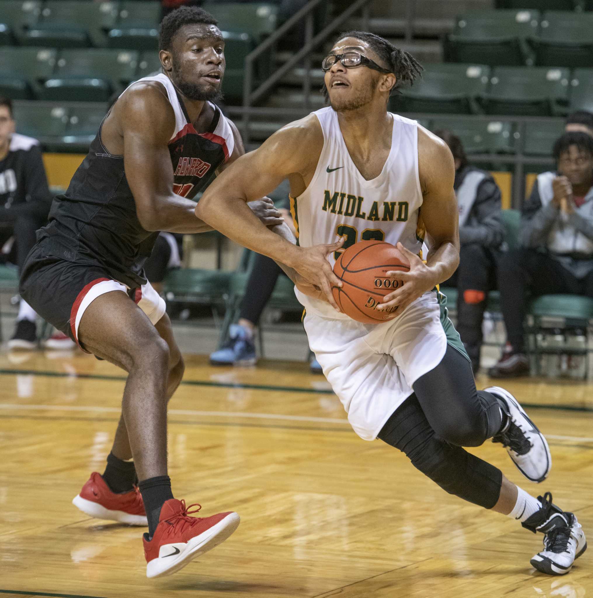 JC MEN’S BASKETBALL: Chaps show grit in OT win over Howard College