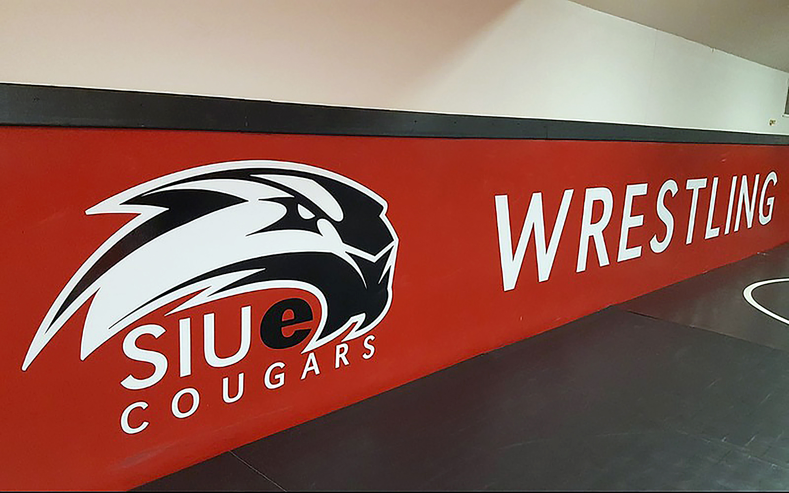 SIUE adds six wrestling recruits