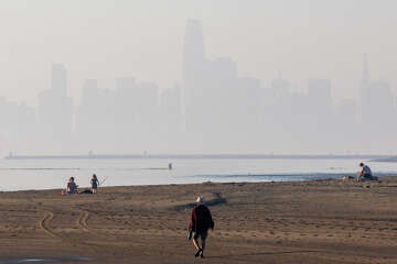 Teen rescued at Bay Area beach after getting stuck in mud amid rising