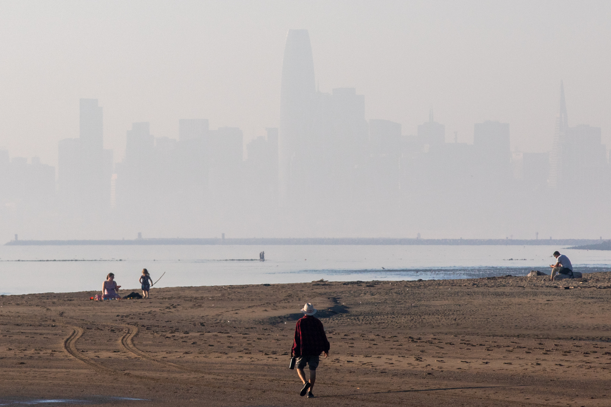 Teen rescued at Bay Area beach after getting stuck in mud amid rising