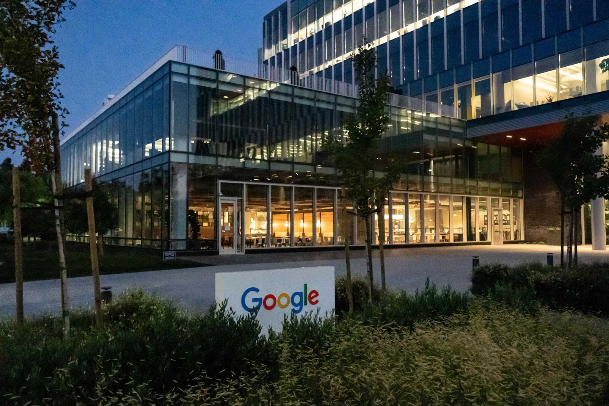 Google delays Jan. 10 mandatory office return amid omicron fears