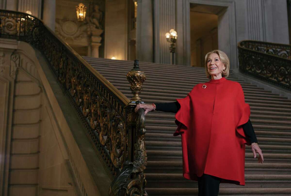 Charlotte Shultz, who received a queen, a pope and countless world ...