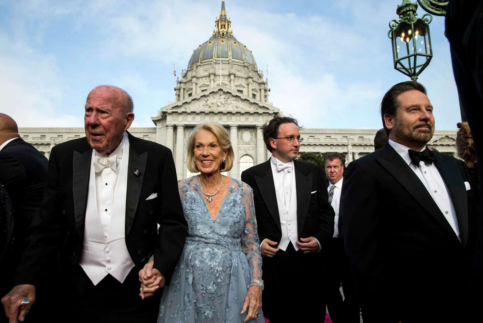 Charlotte Shultz, who received a queen, a pope and countless world ...