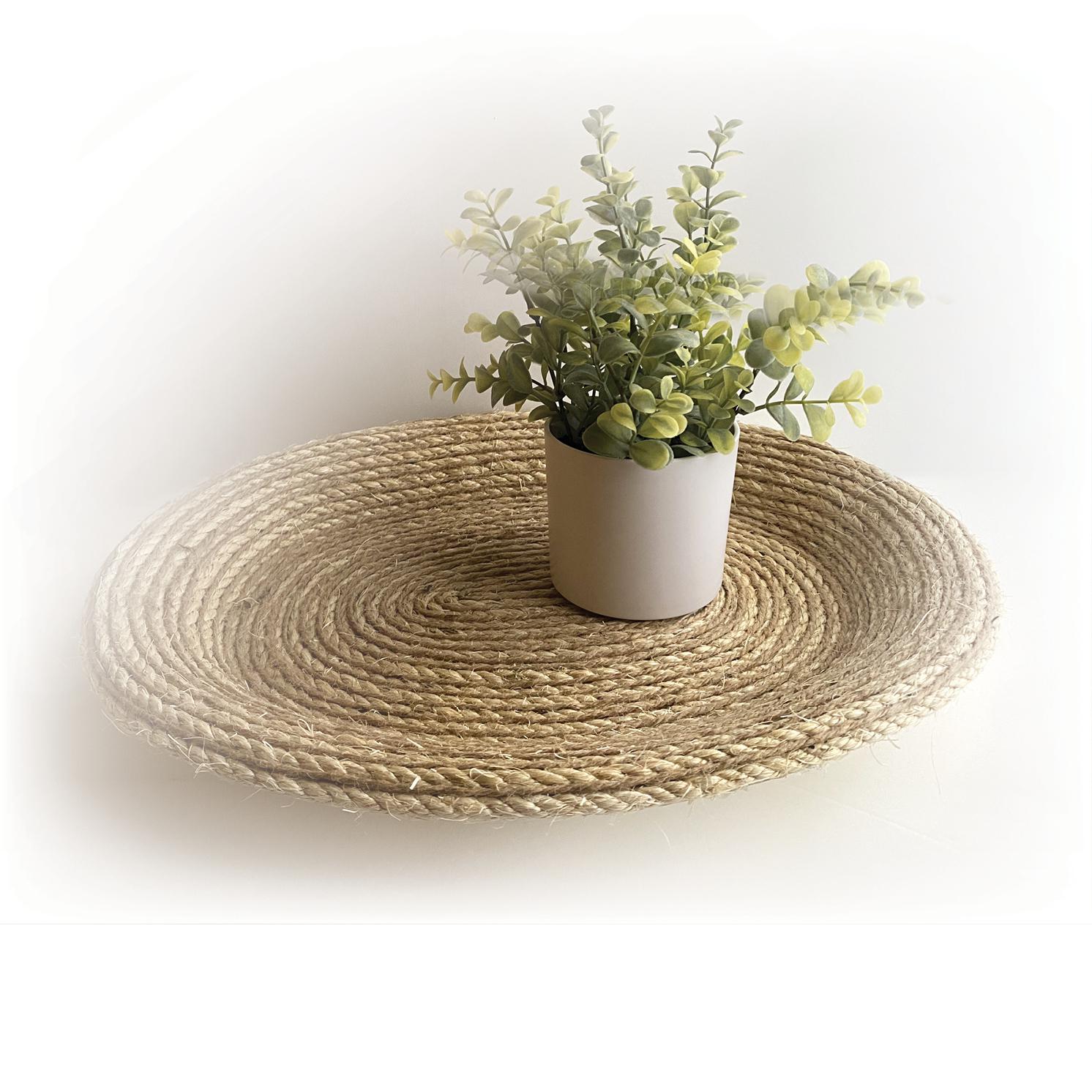 Natural fibers take simple tray to a new level