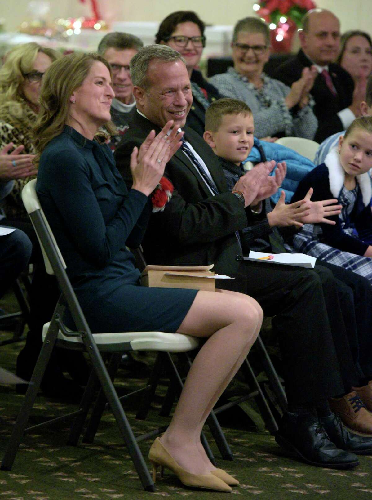 Carr steps into new role as Brookfield first selectman during ceremony ...