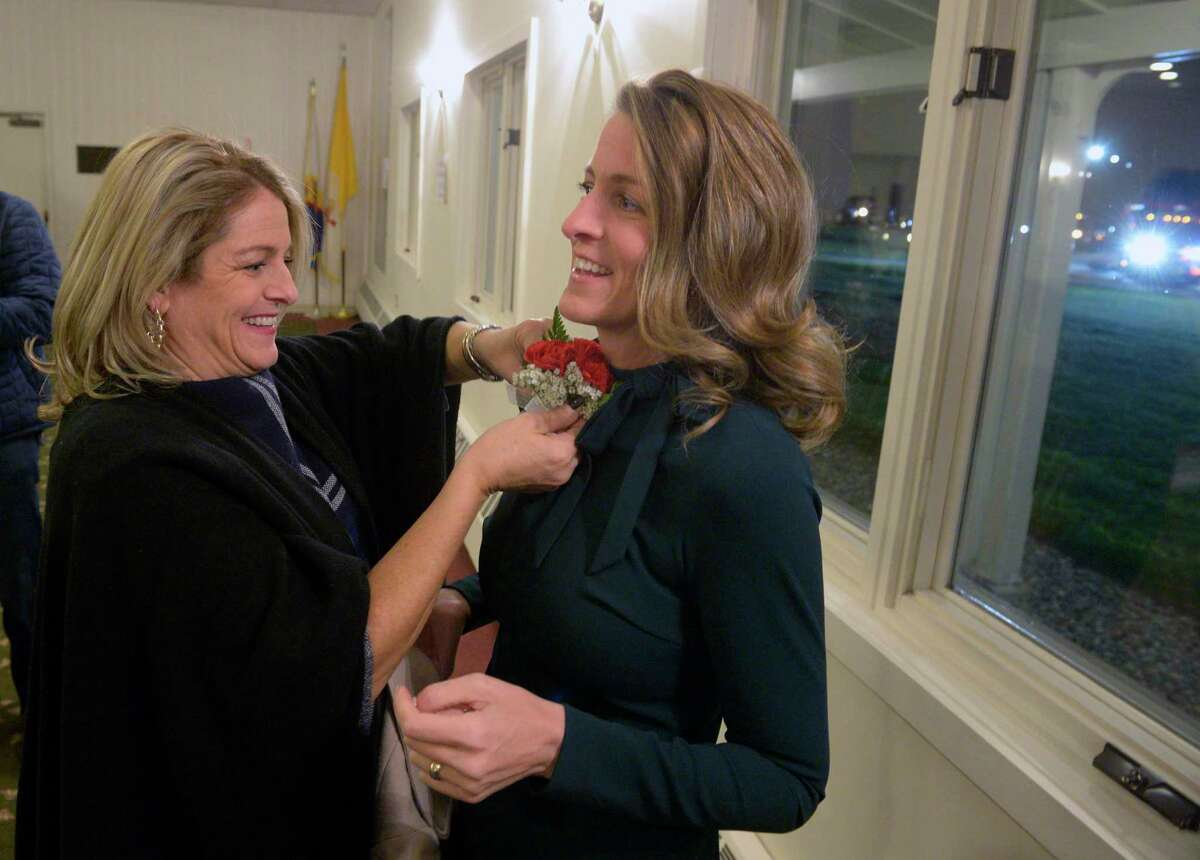 Carr steps into new role as Brookfield first selectman during ceremony ...