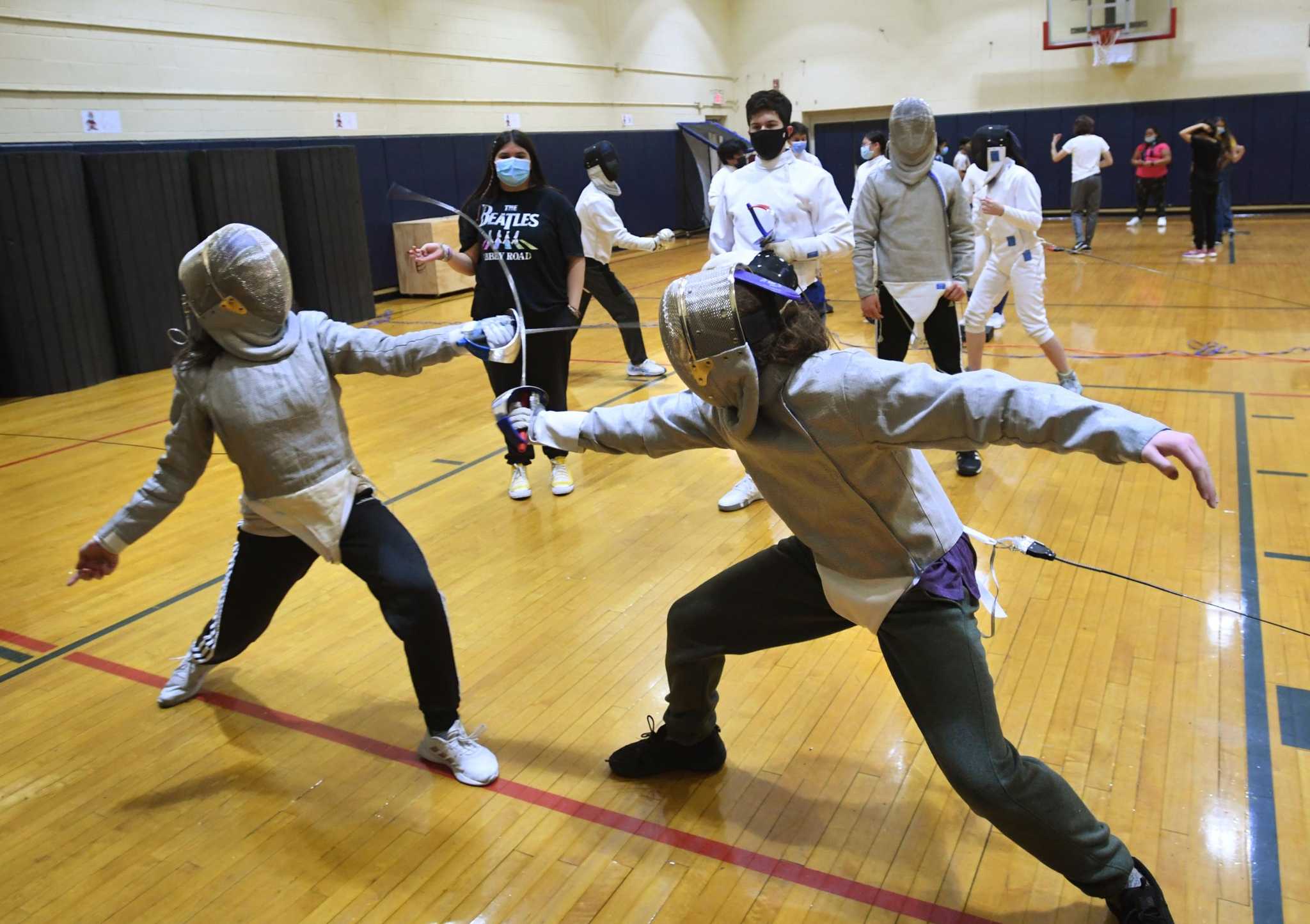 Chalk Talk: Norwalk student club takes a stab at fencing