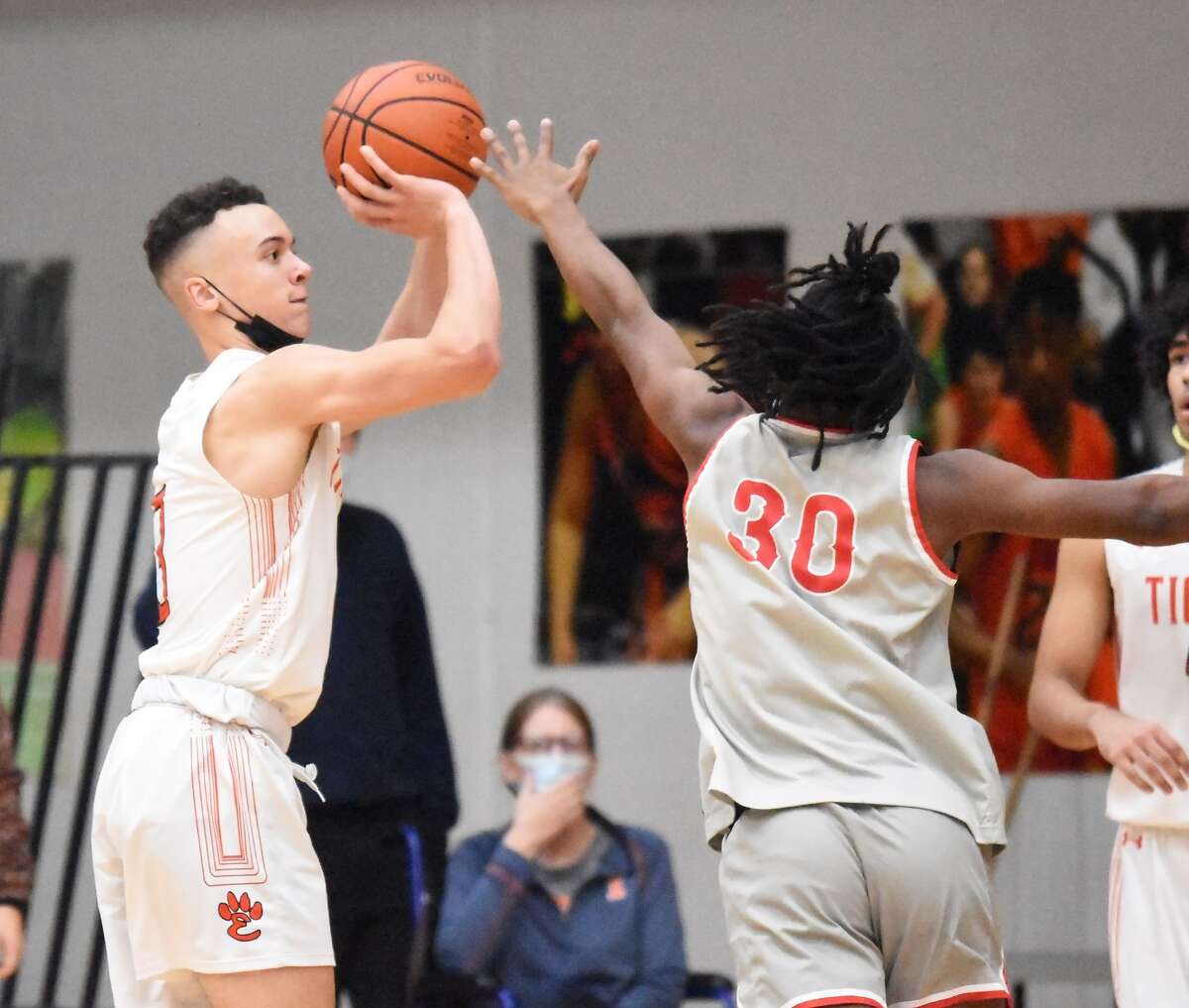 Pacatte's late 3 lifts Tigers past Redbirds in double-OT