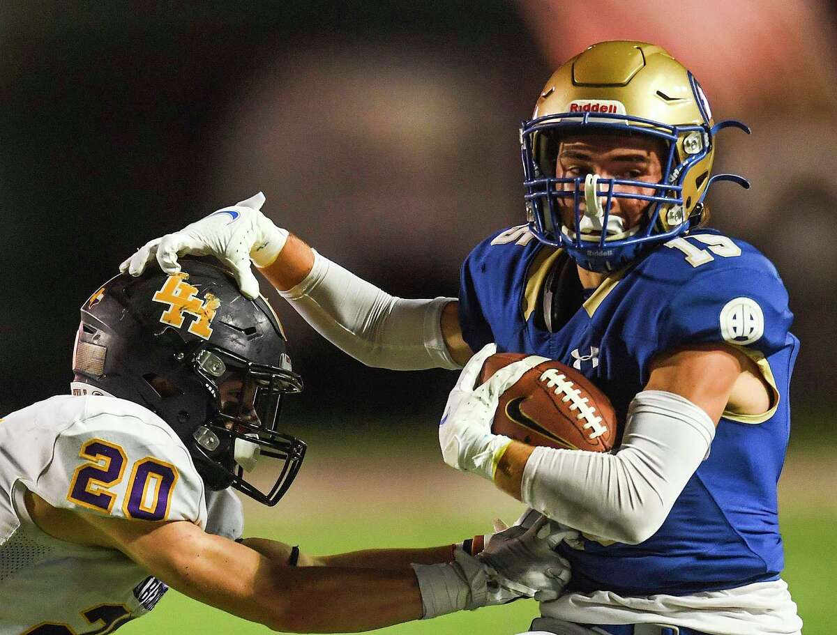 Liberty Hill outlasts Alamo Heights 43-40