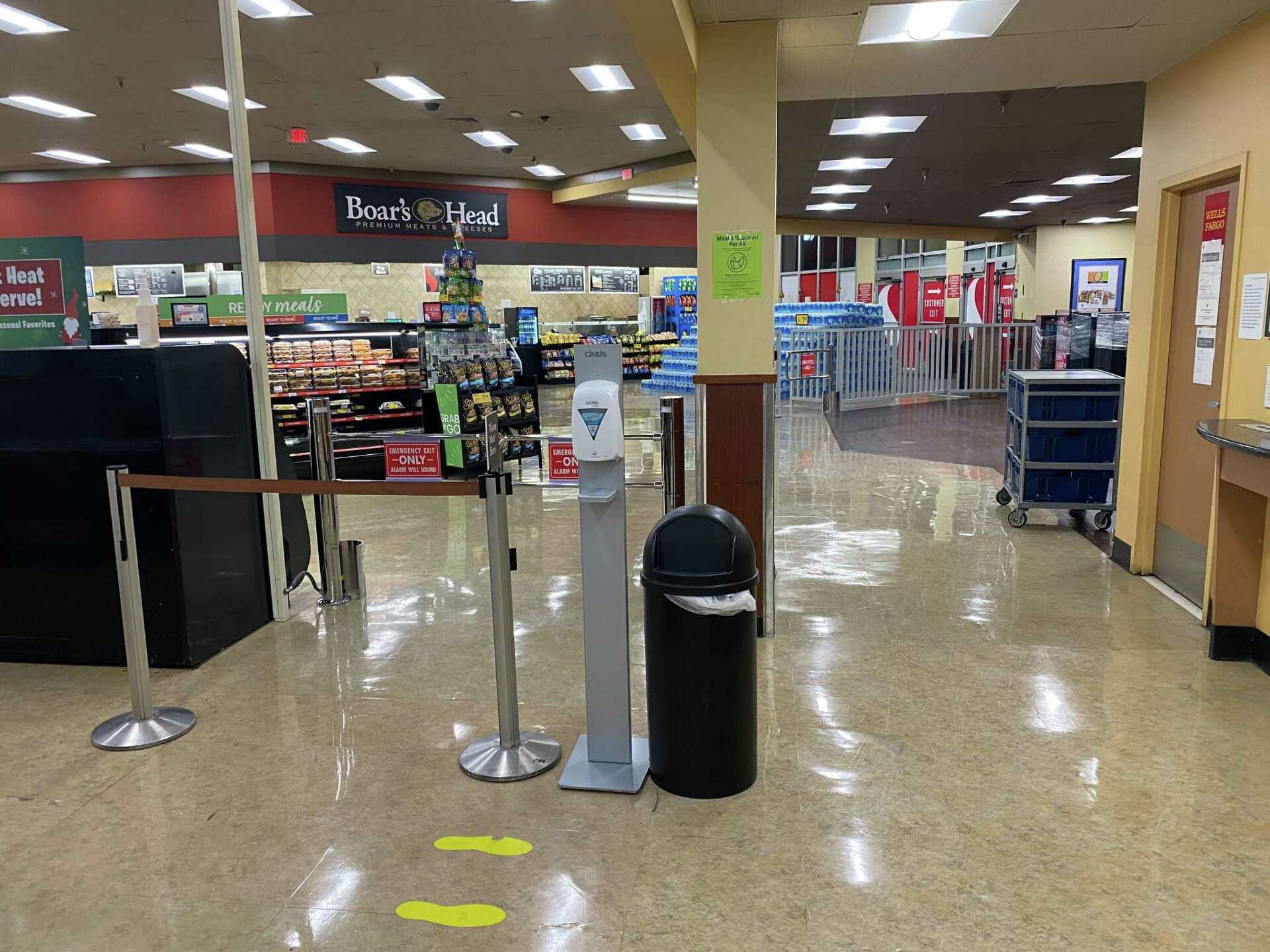 ‘This Safeway is getting weirder and weirder’: How one store is ...