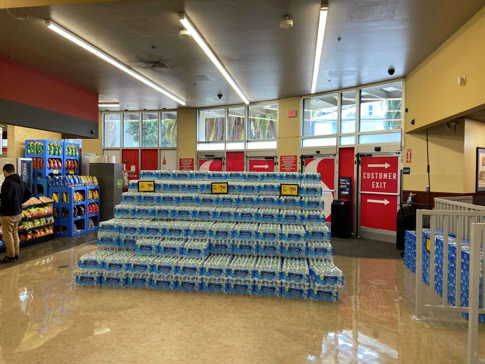 ‘This Safeway is getting weirder and weirder’: How one store is ...