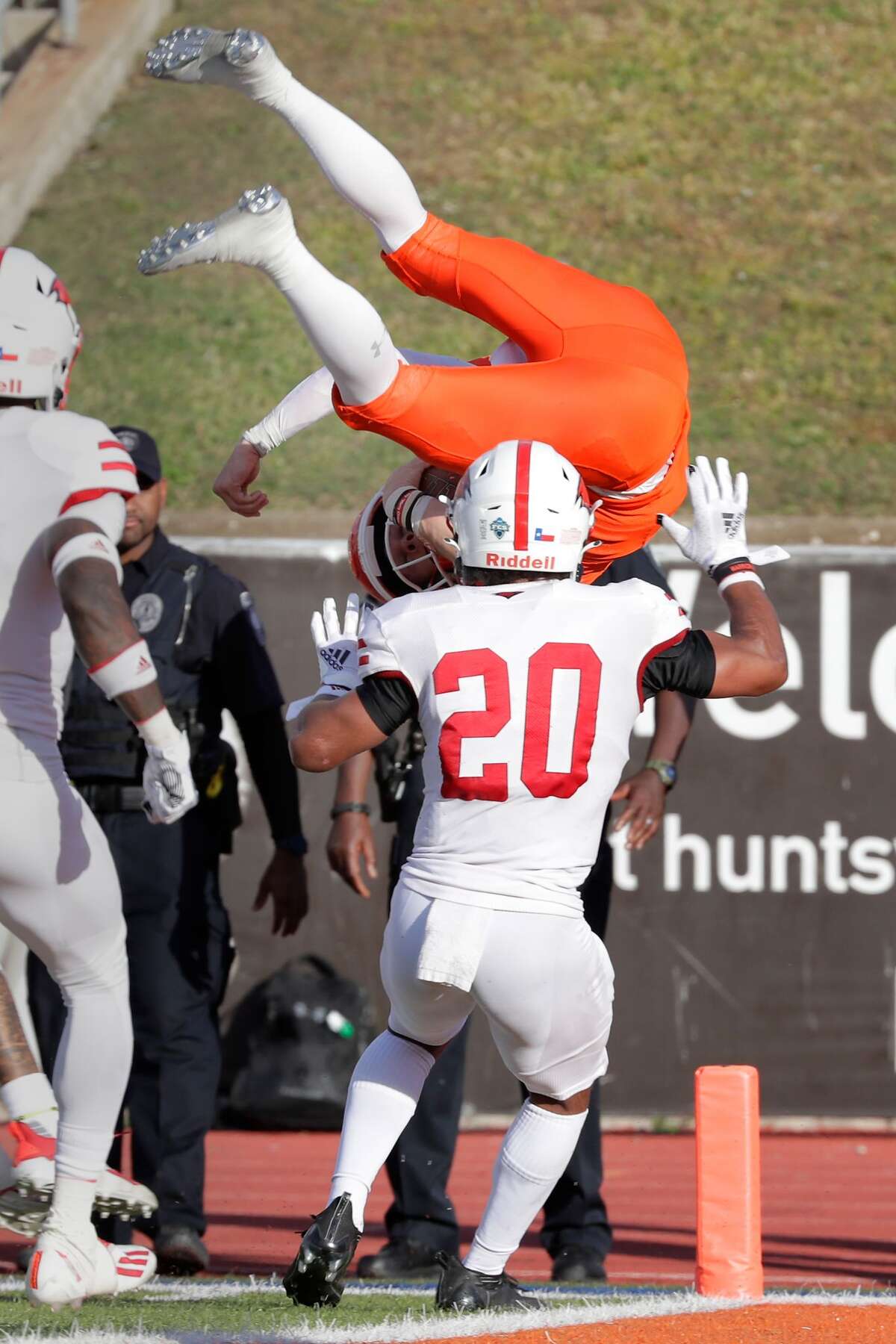 Sam Houston overcomes 4th quarter deficit to advance in FCS playoffs