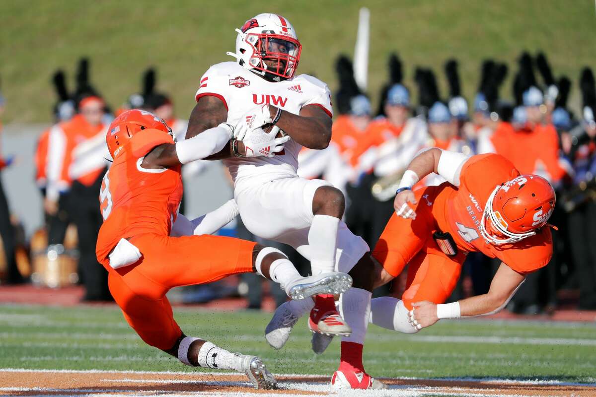 Sam Houston overcomes 4th quarter deficit to advance in FCS playoffs