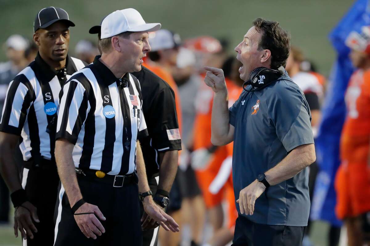 Sam Houston overcomes 4th quarter deficit to advance in FCS playoffs