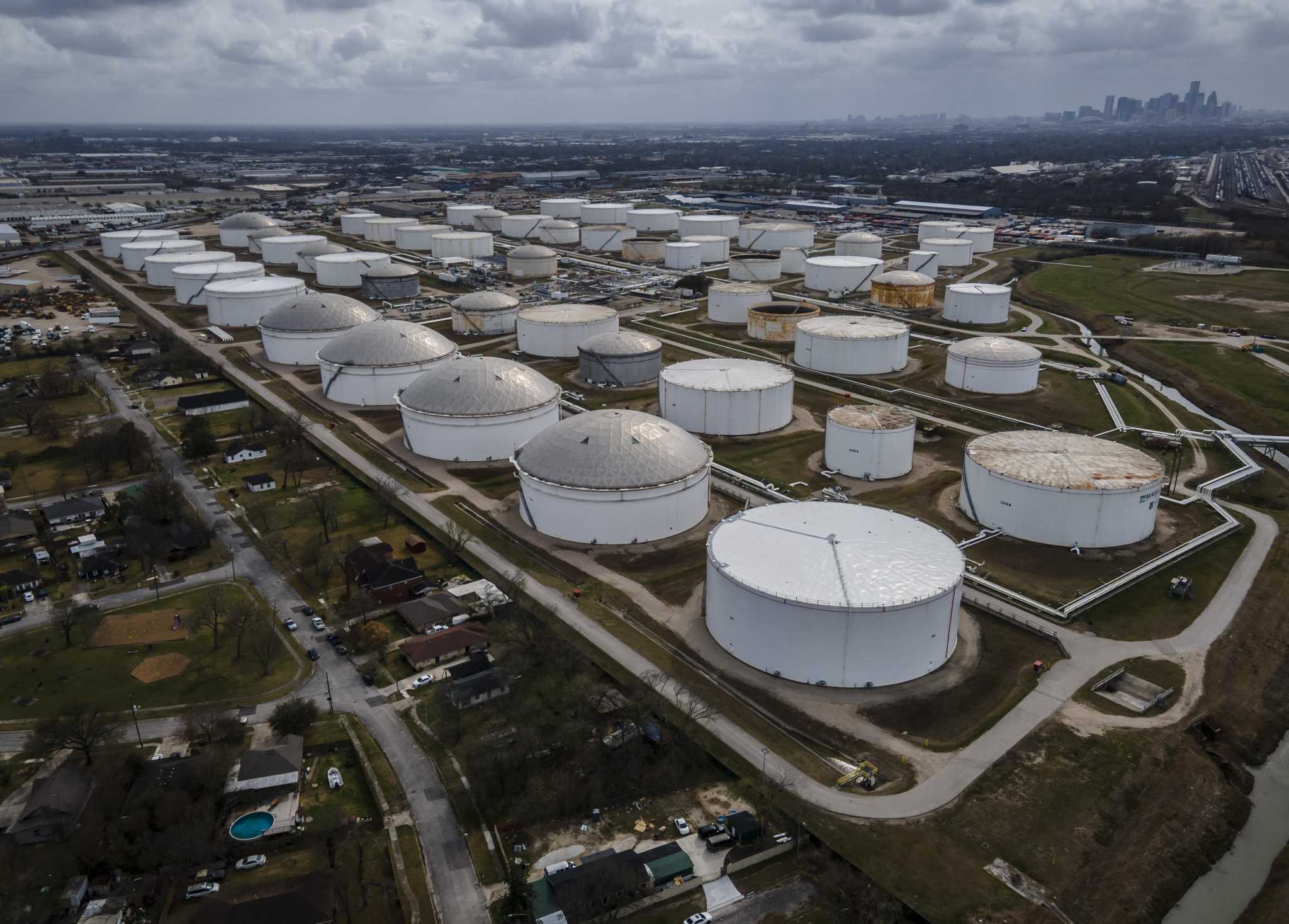 Oil rises as petroleum inventories tighten