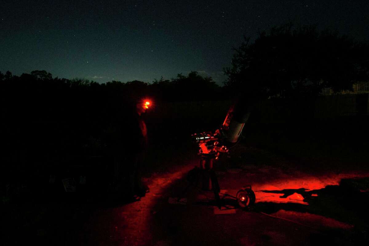 Saving ‘the edge of night’: Starry-sky admirers fight light pollution ...